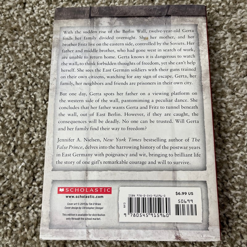 A Night Divided by Jennifer Nielsen , Paperback | Pangobooks