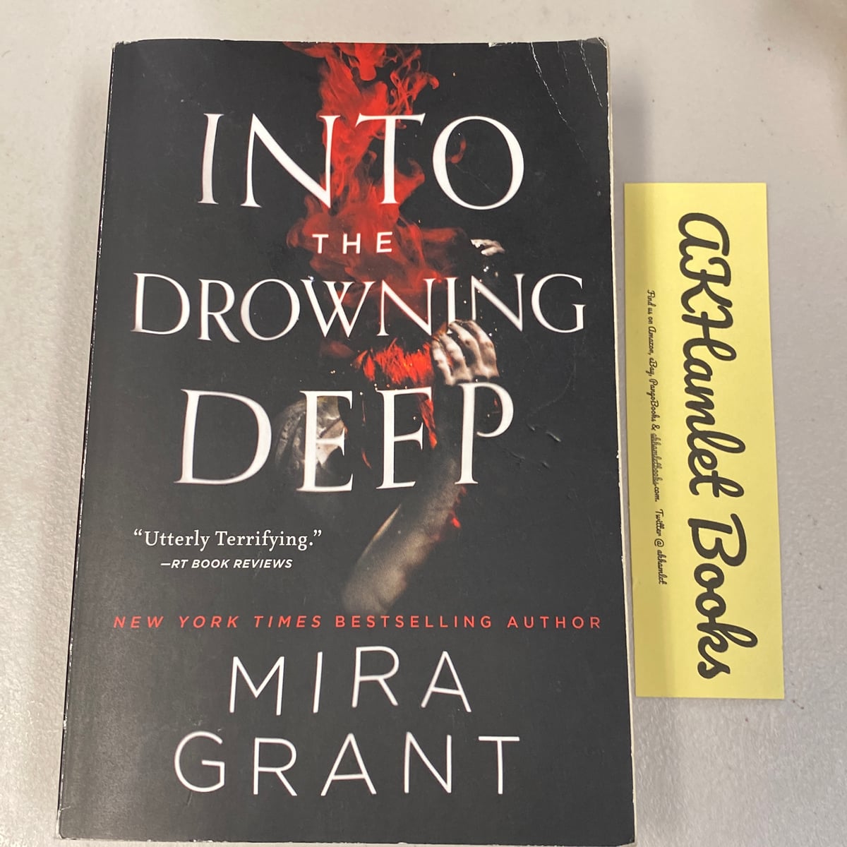 Into the Drowning Deep by Mira Grant