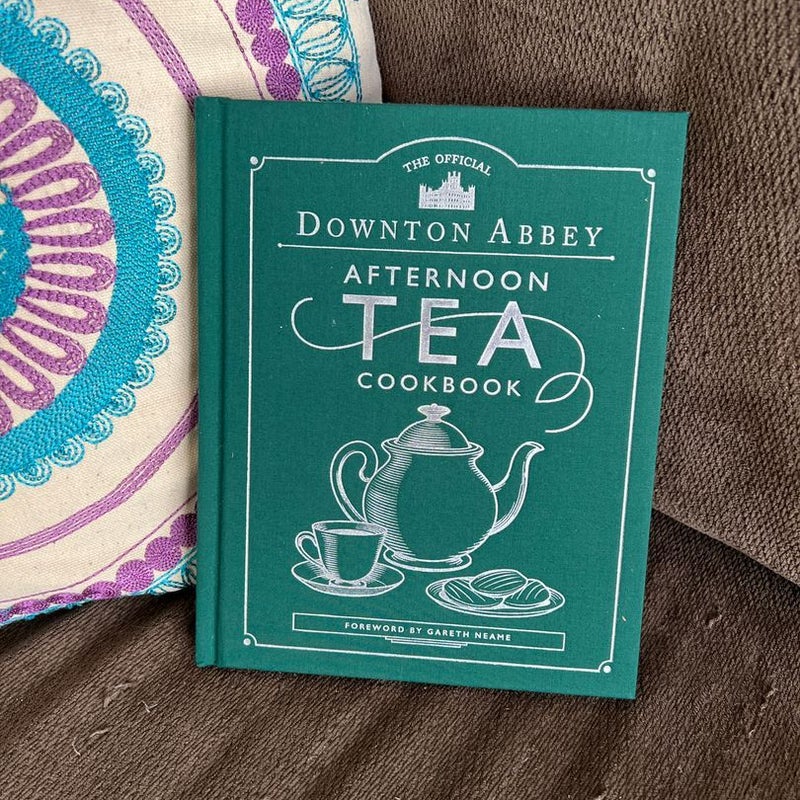 The Official Downton Abbey Afternoon Tea Cookbook