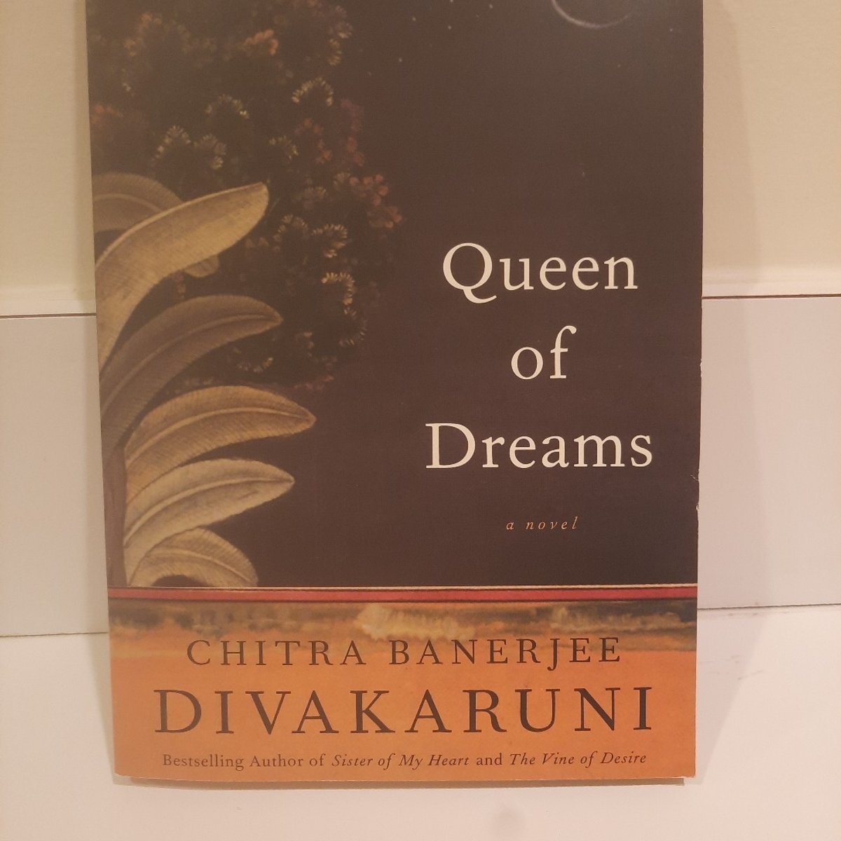Queen of Dreams by Chitra Banerjee Divakaruni, Paperback | Pangobooks