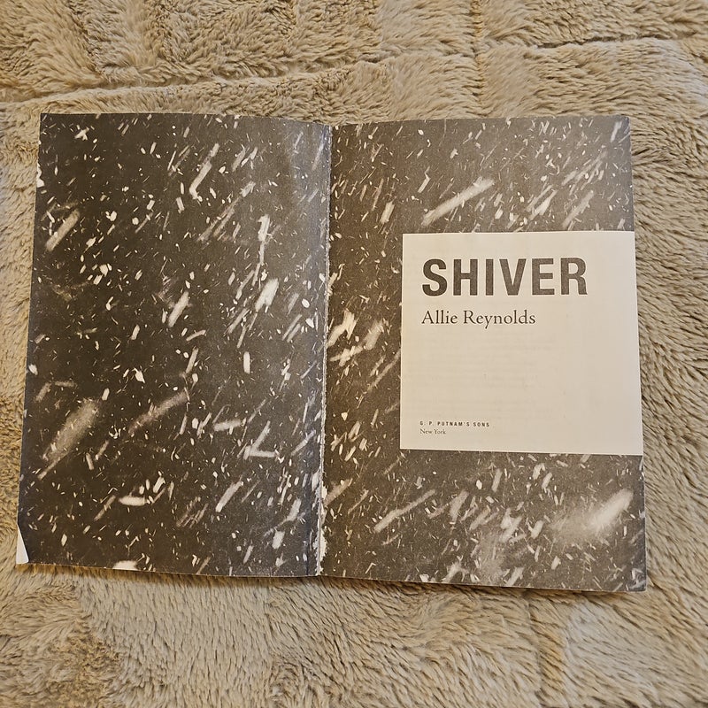 Shiver by Allie Reynolds, Paperback | Pangobooks