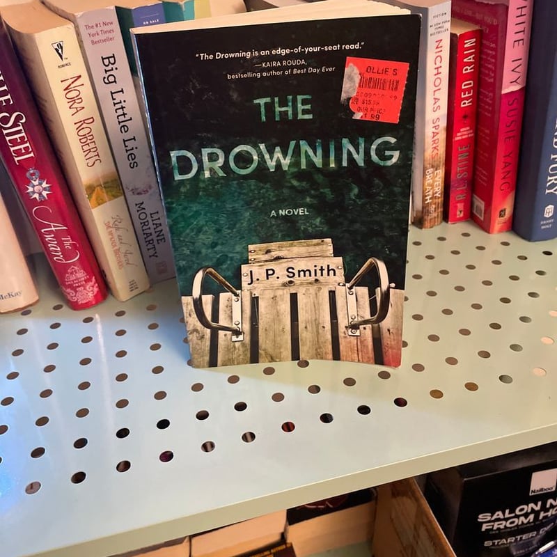 The Drowning by J. P. Smith, Paperback | Pangobooks