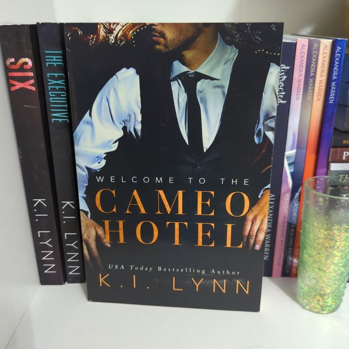 Welcome to the Cameo Hotel by K. I. Lynn