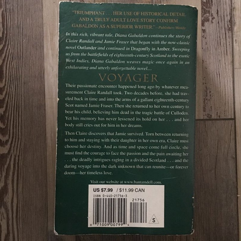 Voyager by Diana Gabaldon, Paperback | Pangobooks