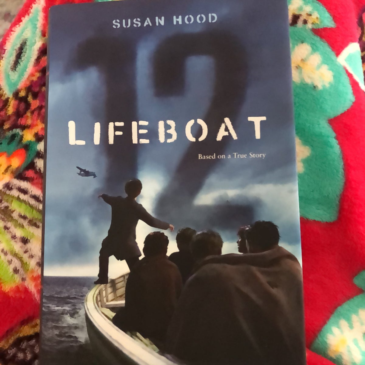Lifeboat 12 by Susan Hood, Hardcover | Pangobooks