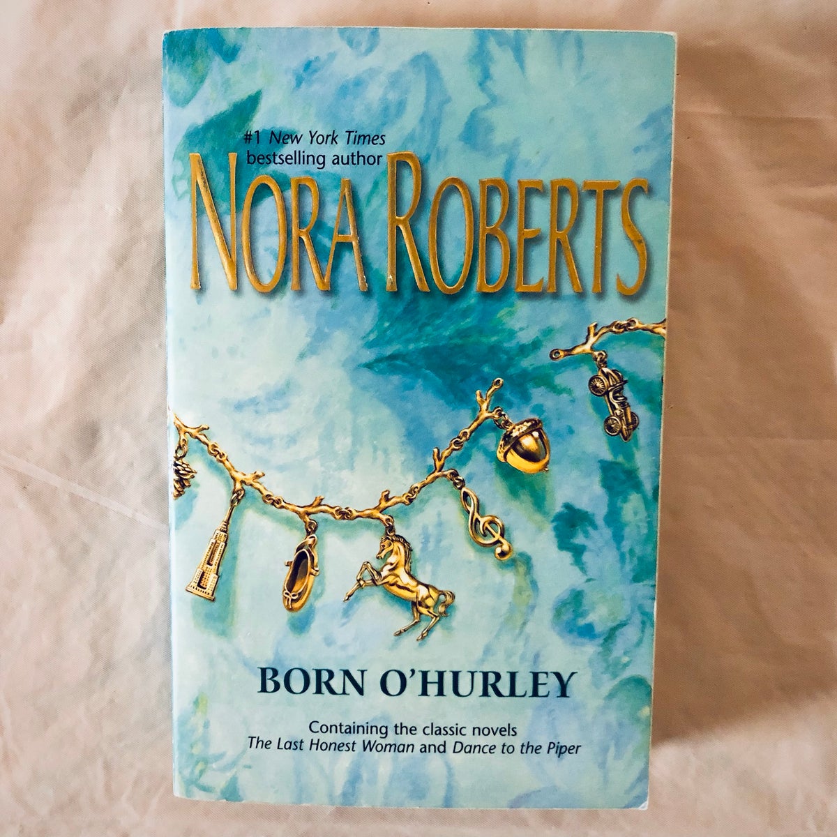 Born O'Hurley by Nora Roberts, Paperback | Pangobooks