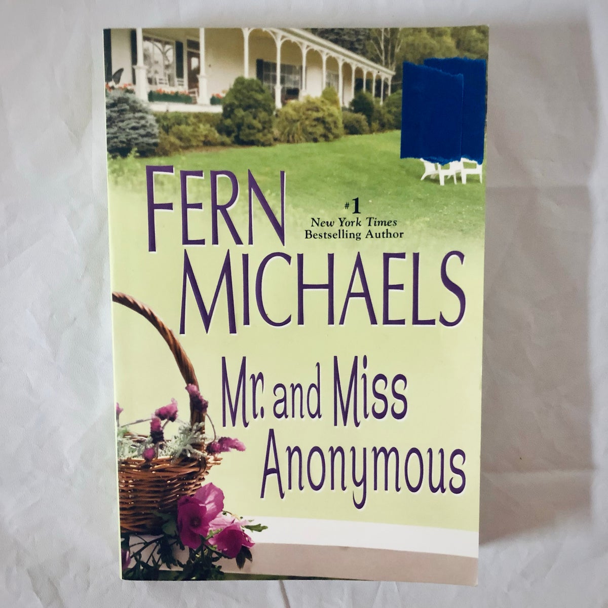 Mr. and Miss Anonymous by Fern Michaels, Paperback | Pangobooks