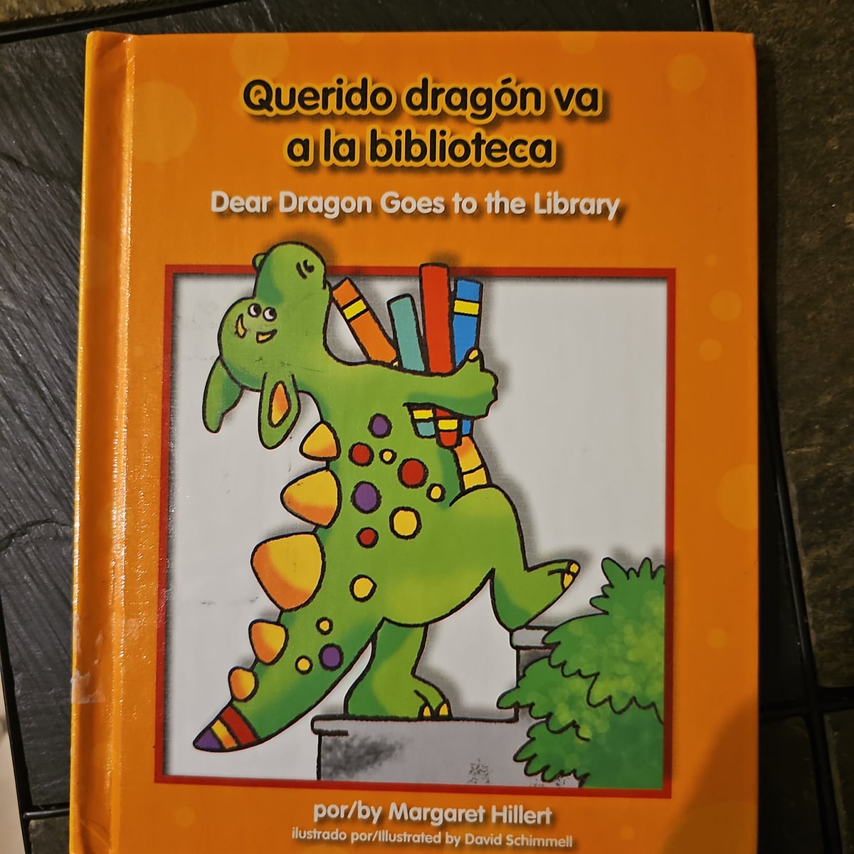 Dear Dragon Goes to the Library (Querido Dragon Va a la Biblioteca) by ...