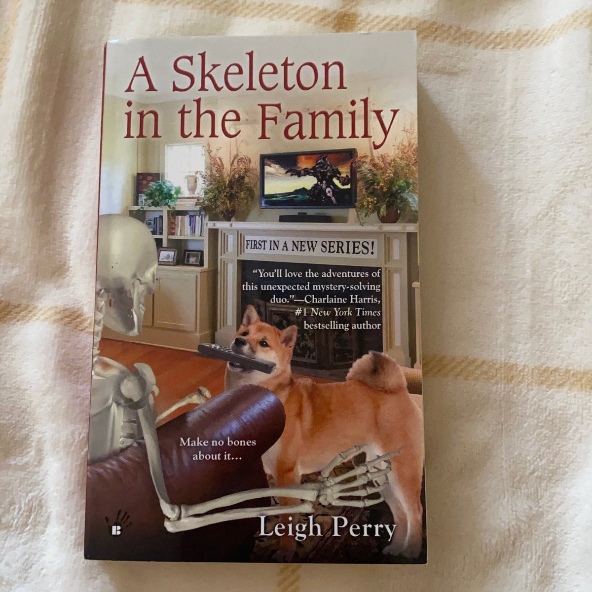 A Skeleton in the Family by Leigh Perry | Pangobooks