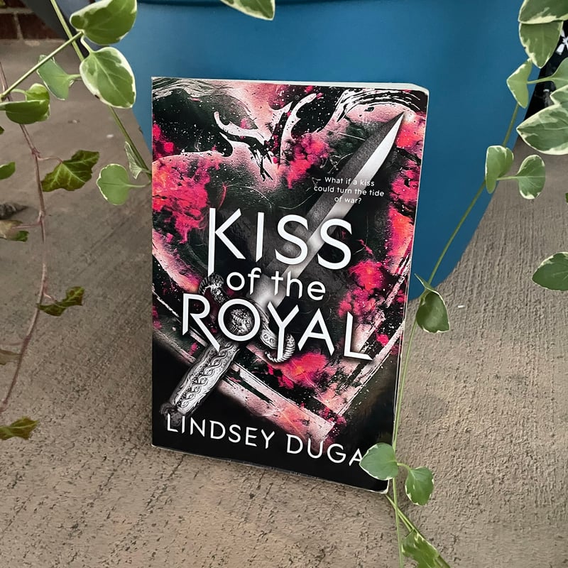 Kiss of the Royal by Lindsey Duga, Paperback | Pangobooks