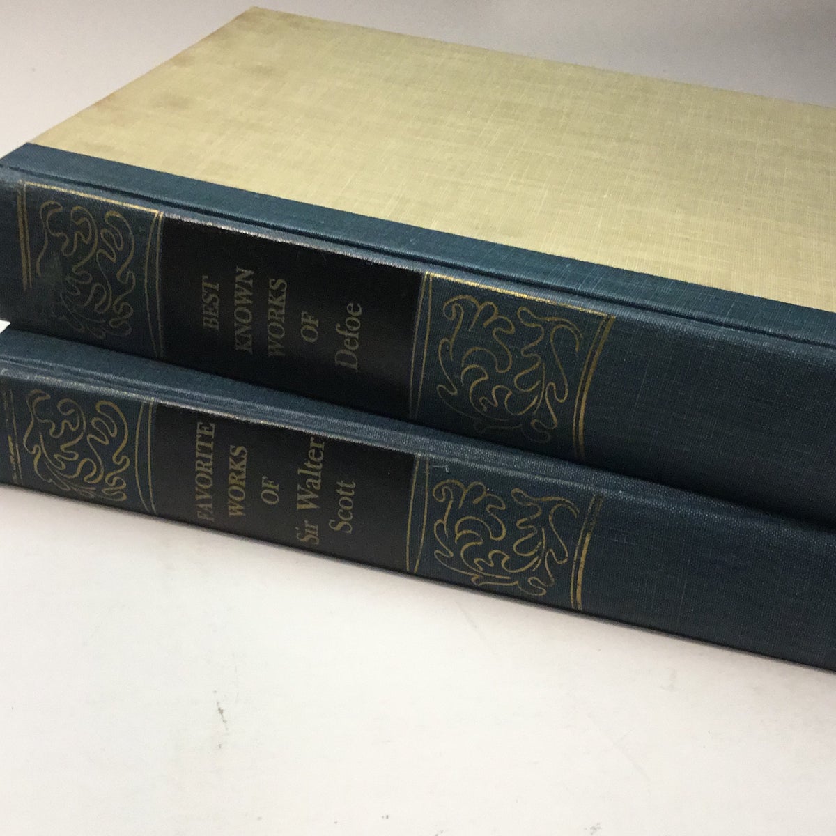Works of Sir Walter Scott and Defoe by Sir Walter Scott, Daniel Defoe ...