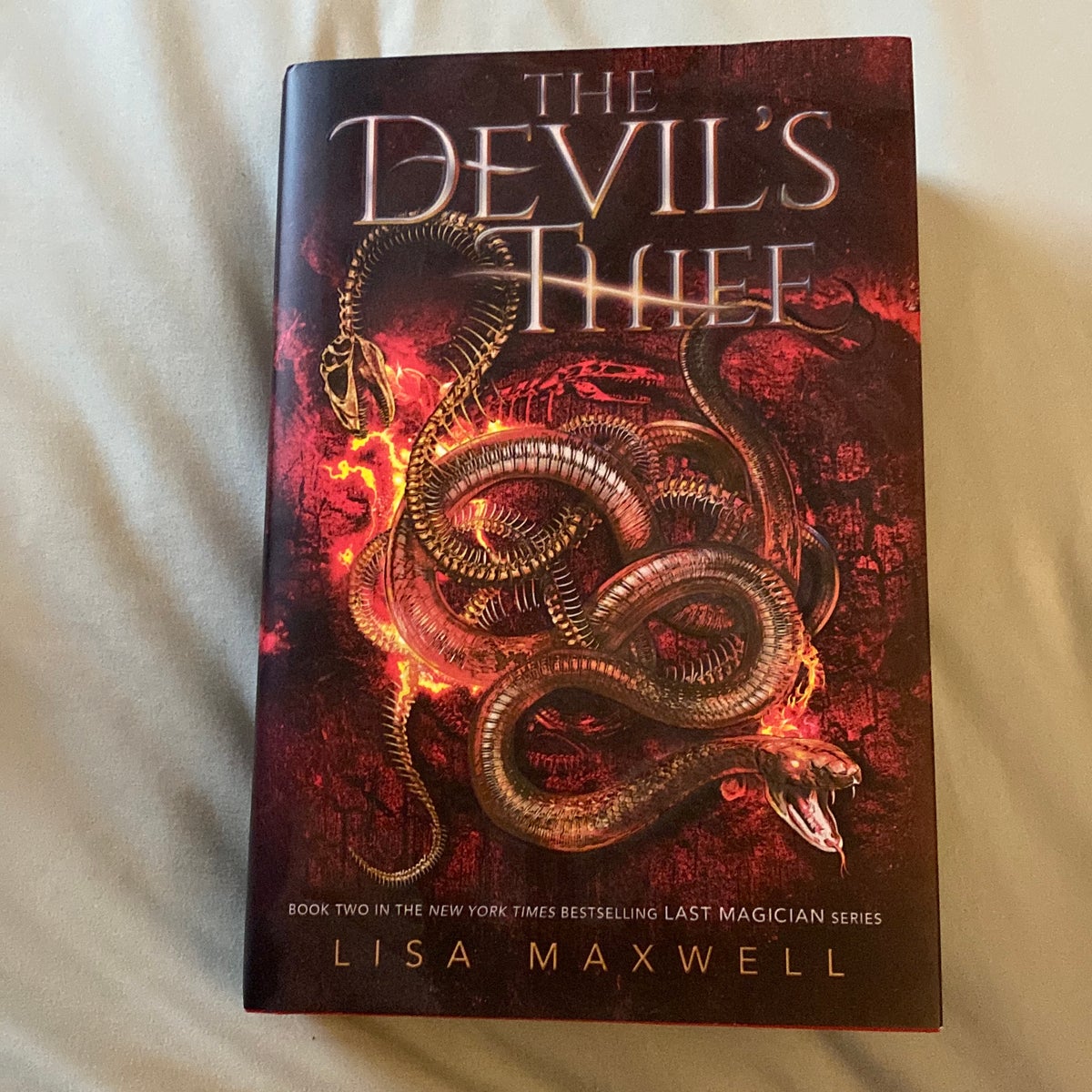 The Devil's Thief by Lisa Maxwell, Hardcover | Pangobooks