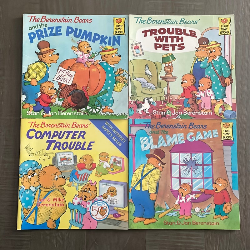 The Berenstain Bears by Stan & Jan Berenstain, Paperback | Pangobooks