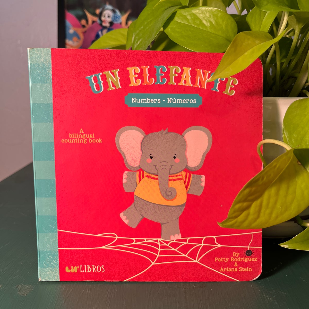 Un Elefante by Patty Rodriguez, Ariana Stein