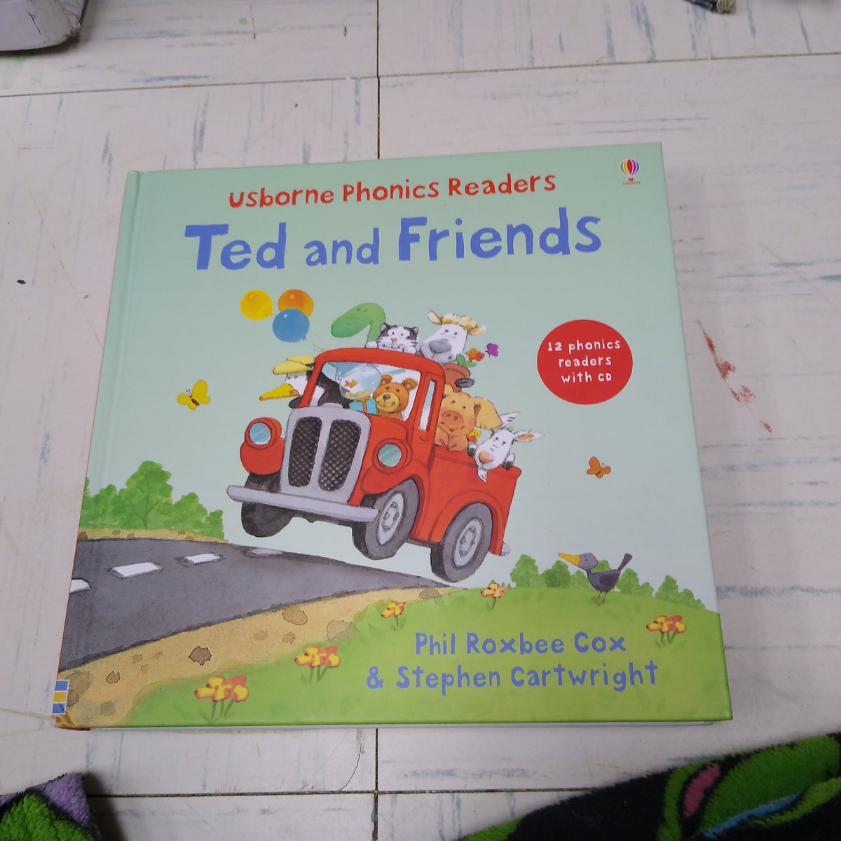 Usborne Phonics Readers Ted and Friends by Usborne Books Staff