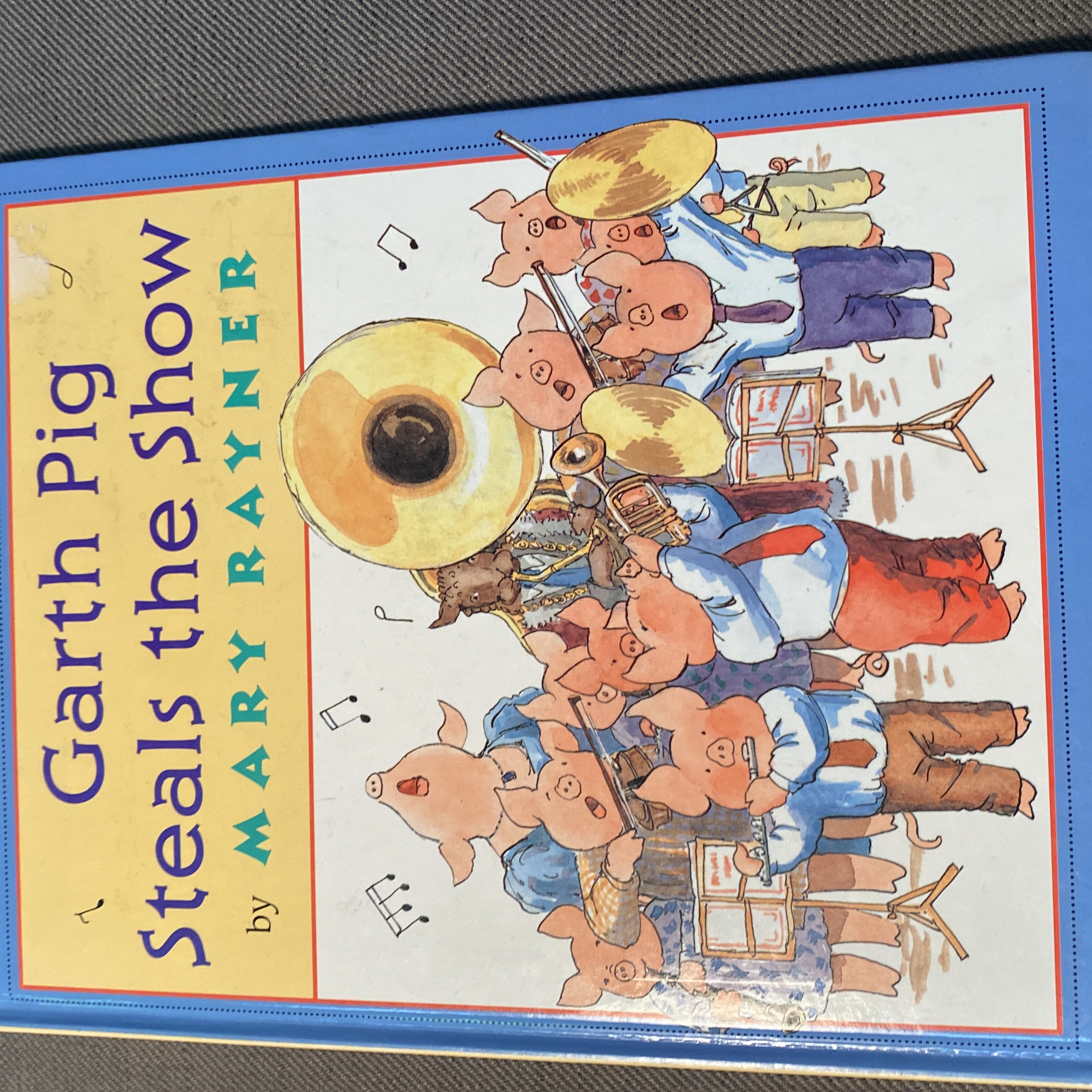 Garth Pig Steals the Show by Mary Rayner