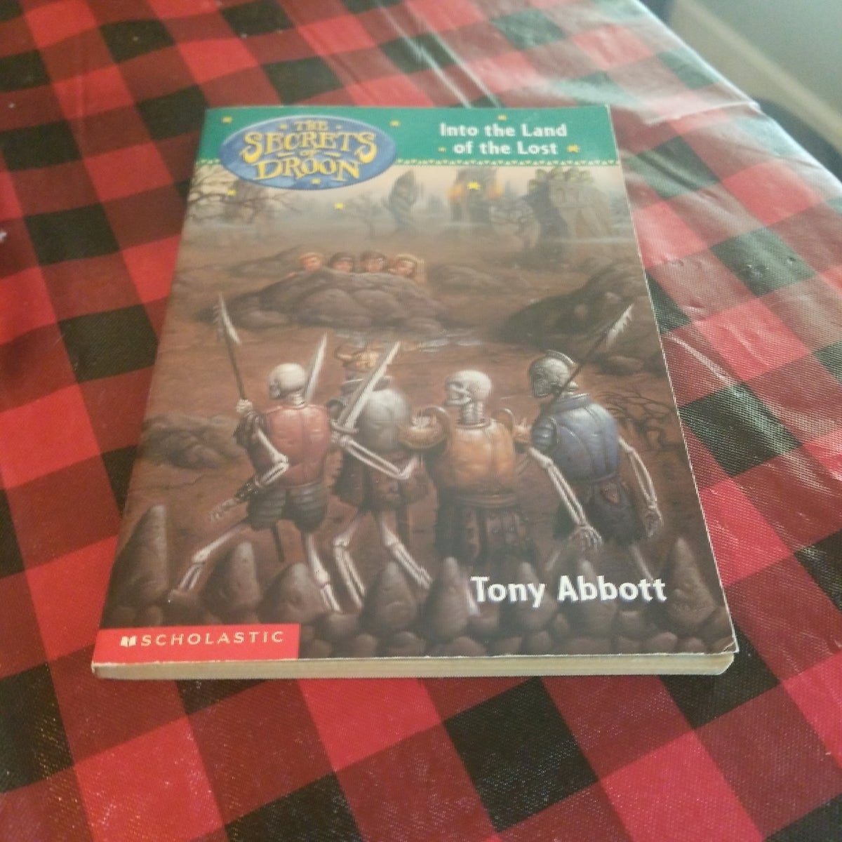 Into the Land of the Lost by Tony Abbott, Linda Reeves