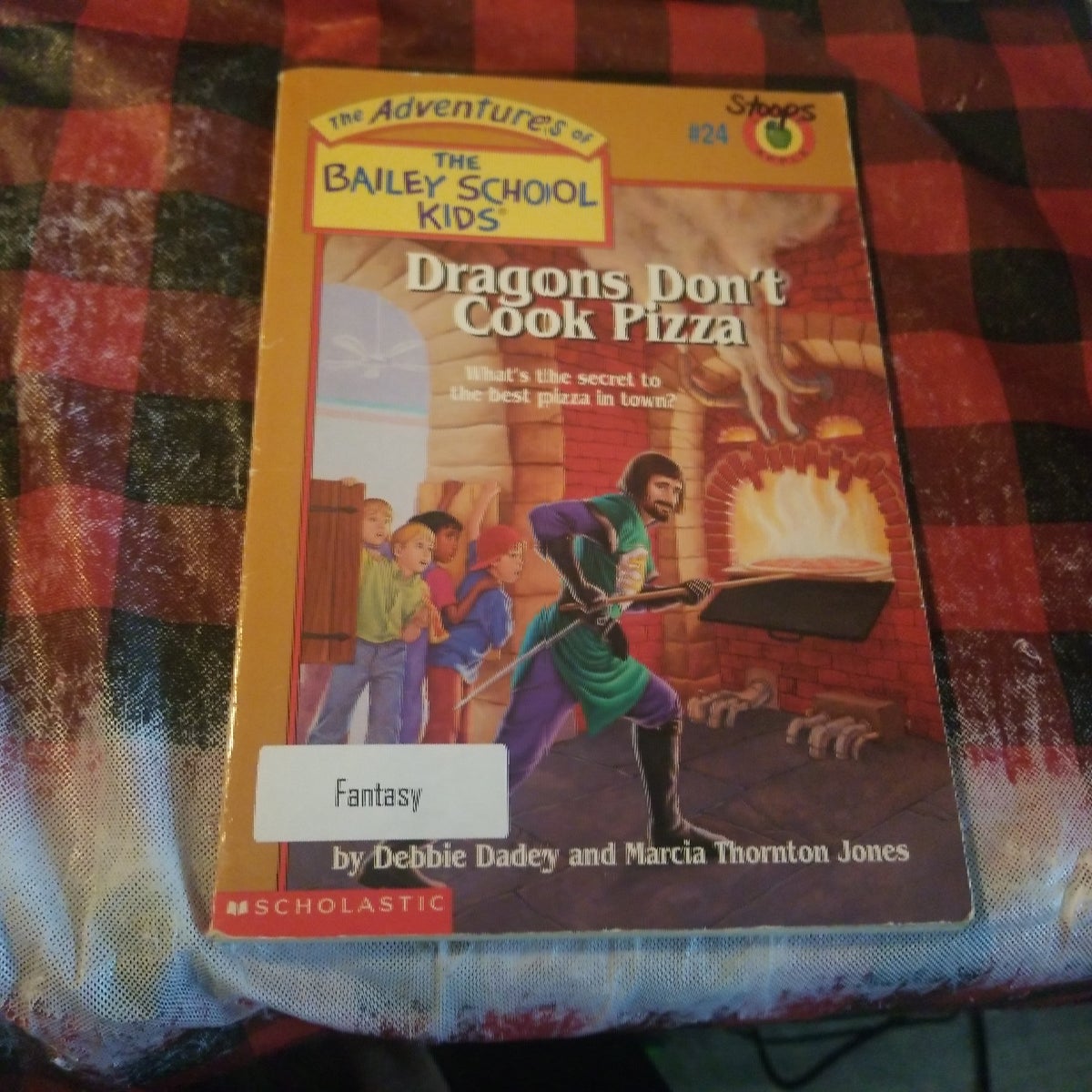 Dragons Don't Cook Pizza by Debbie Dadey, Marcia Jones