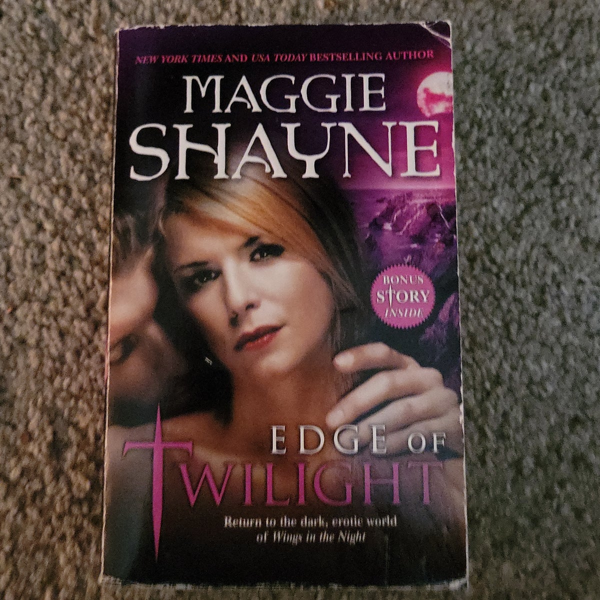 Edge of Twilight by Maggie Shayne, Paperback | Pangobooks