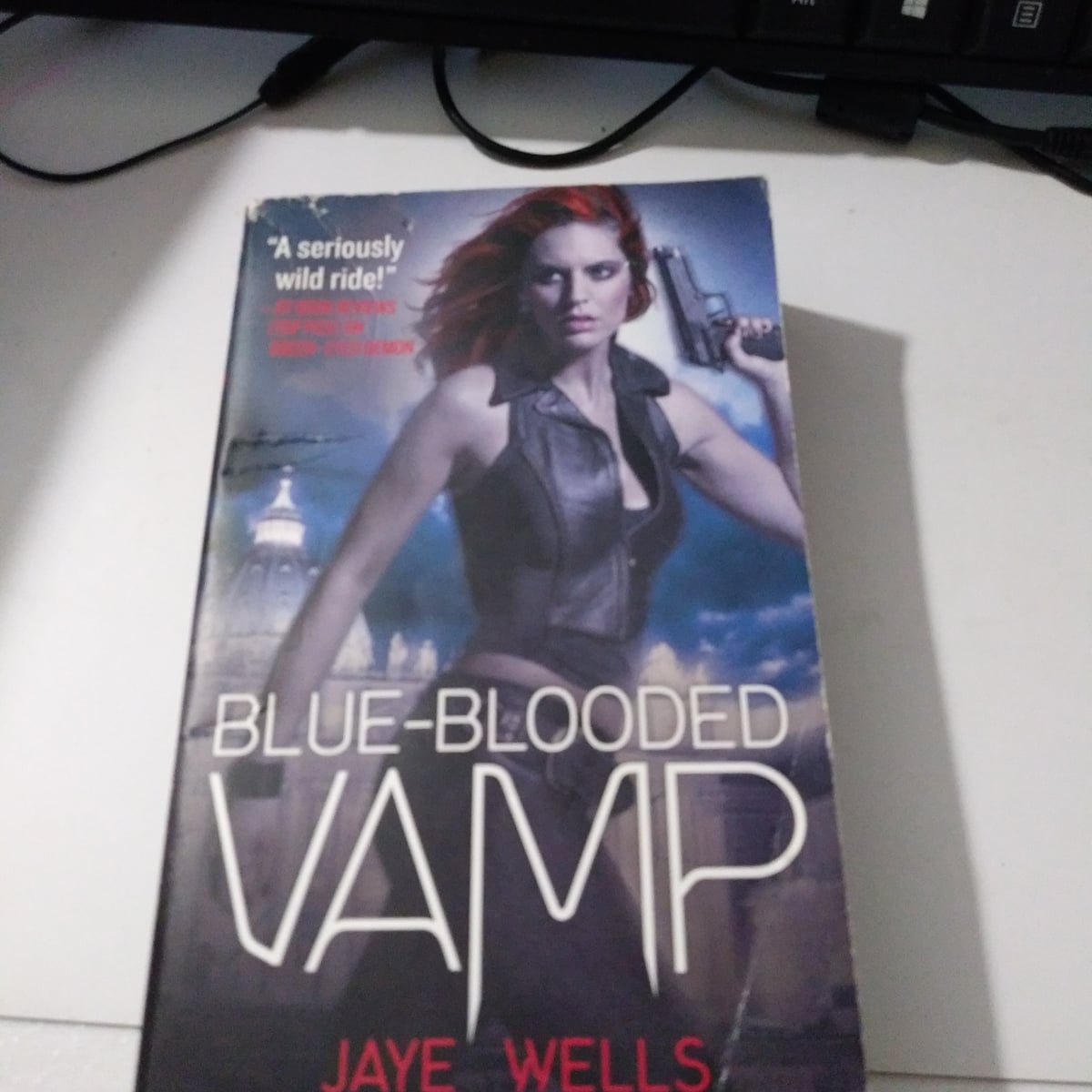 Blue-Blooded Vamp by Jaye Wells