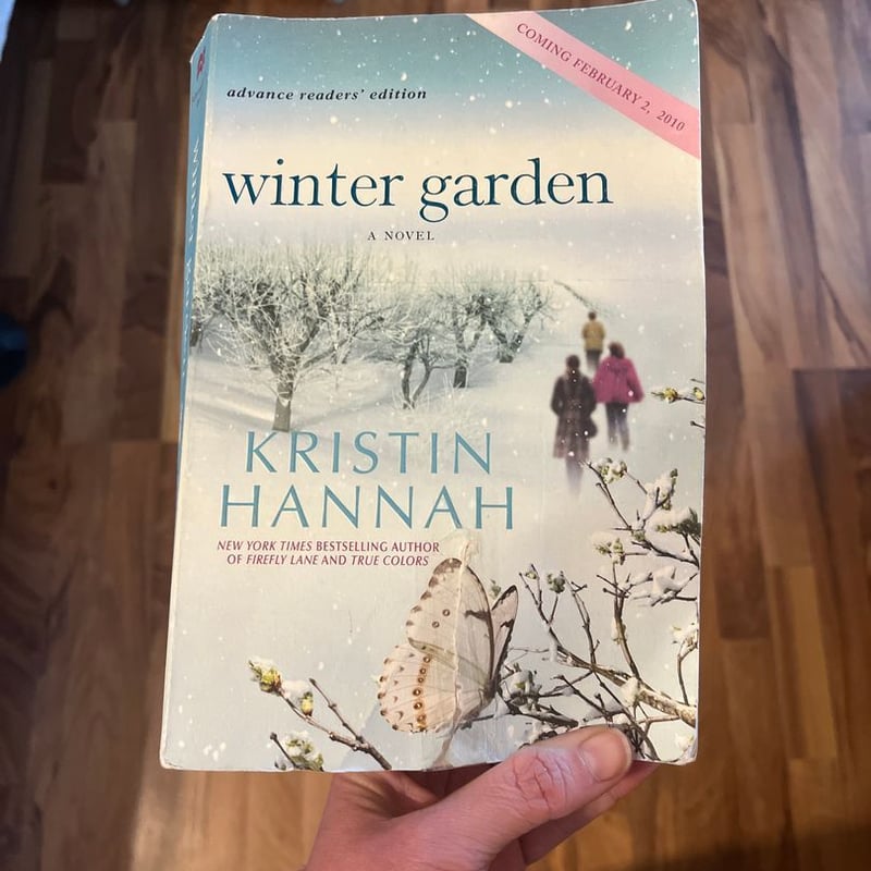 Winter Garden by Kristin Hannah, Hardcover | Pangobooks