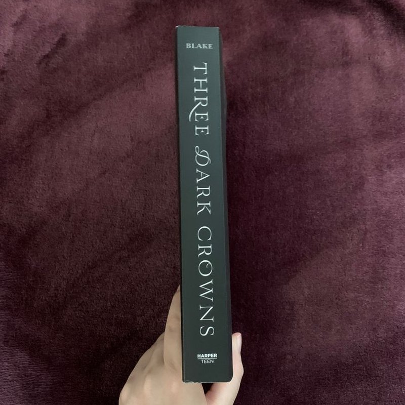 Three Dark Crowns by Kendare Blake, Paperback | Pangobooks