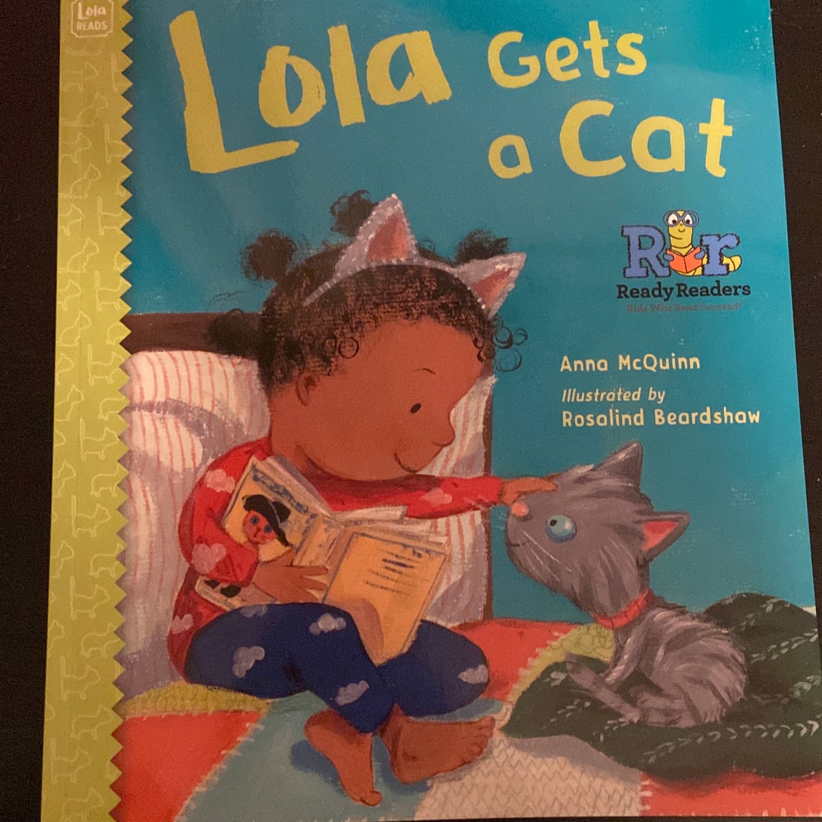 Lola Gets a Cat by Anna McQuinn