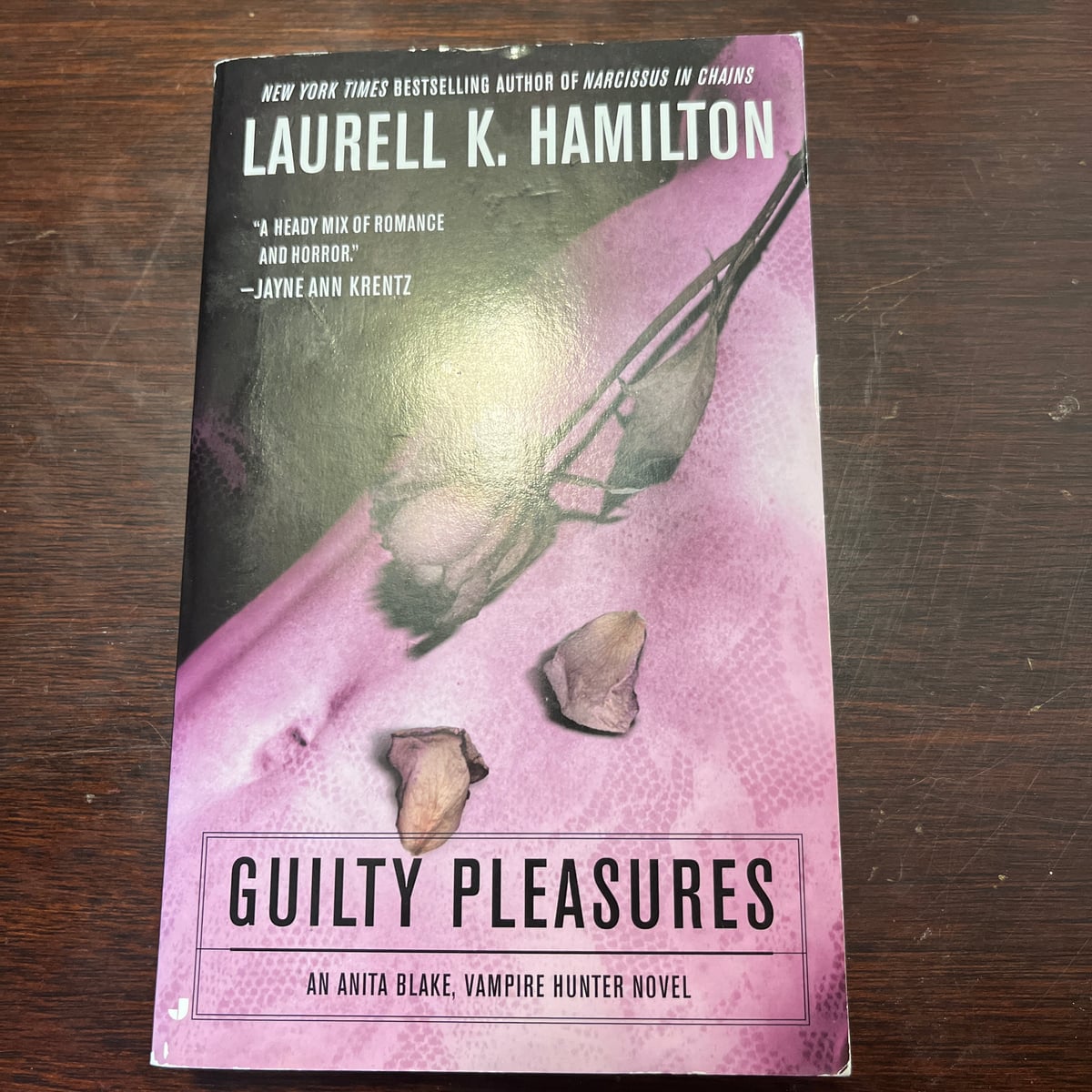 Guilty Pleasures by Laurell K. Hamilton , Paperback | Pangobooks