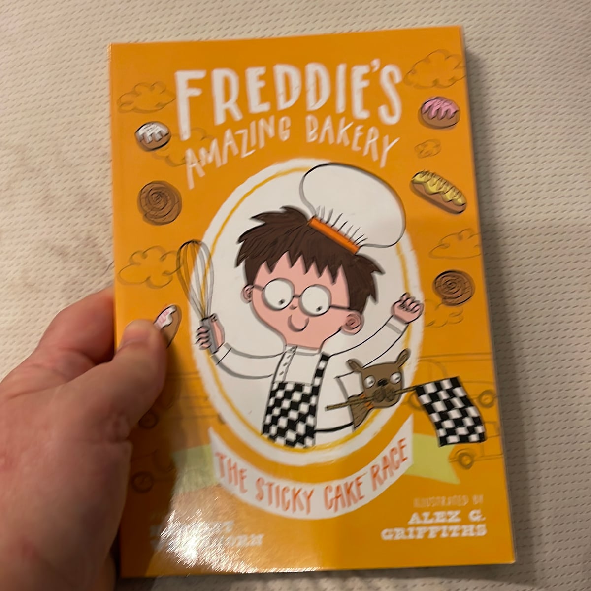 The Sticky Cake Race: Freddie's Amazing Bakery by Harriet Whitehorn