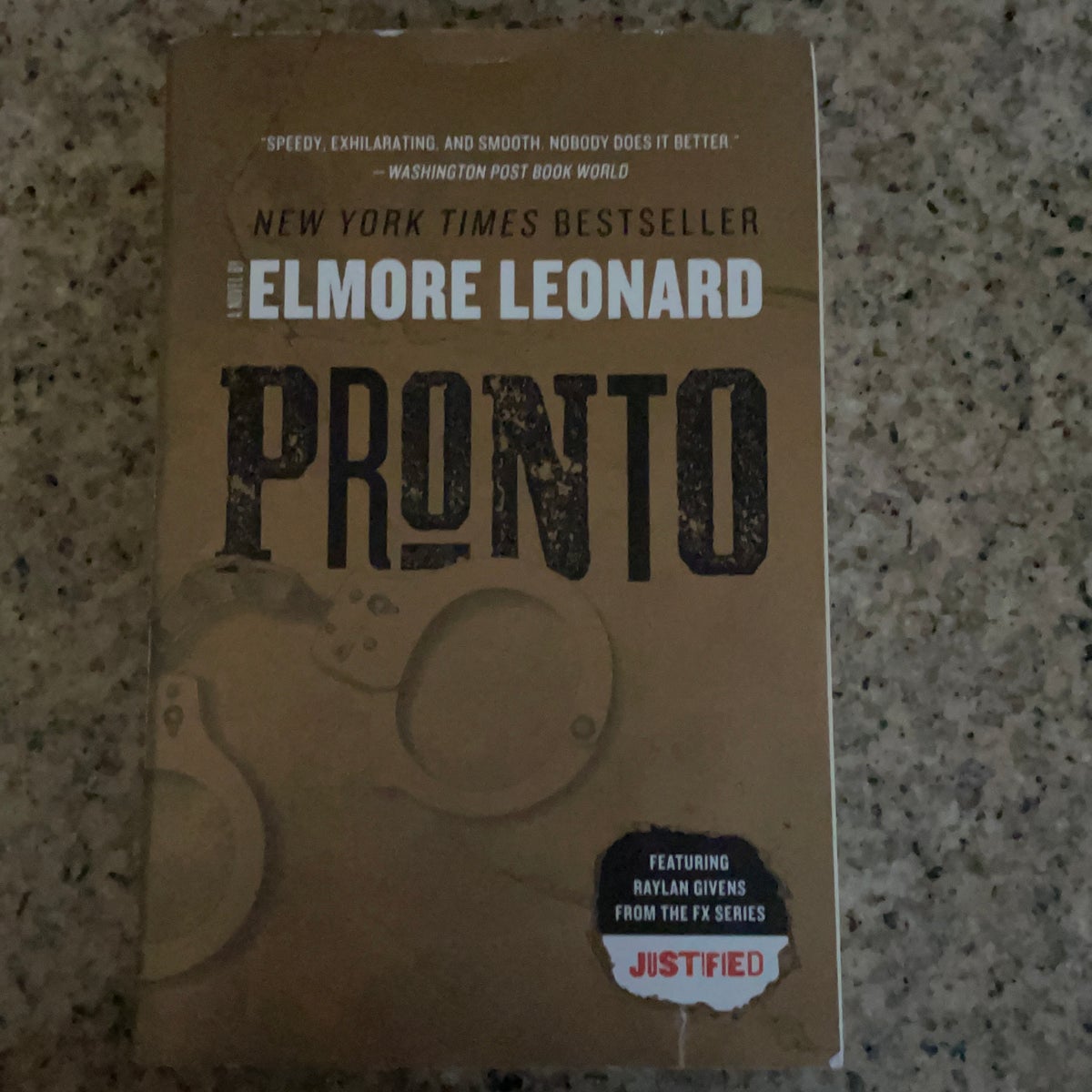 Pronto by Elmore Leonard, Paperback | Pangobooks