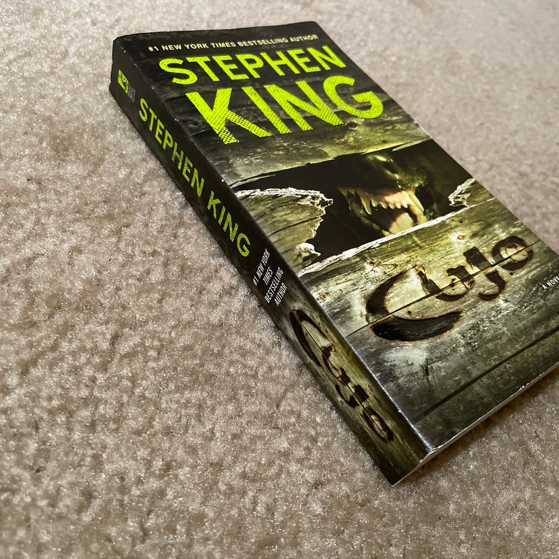 Cujo by Stephen King, Paperback | Pangobooks