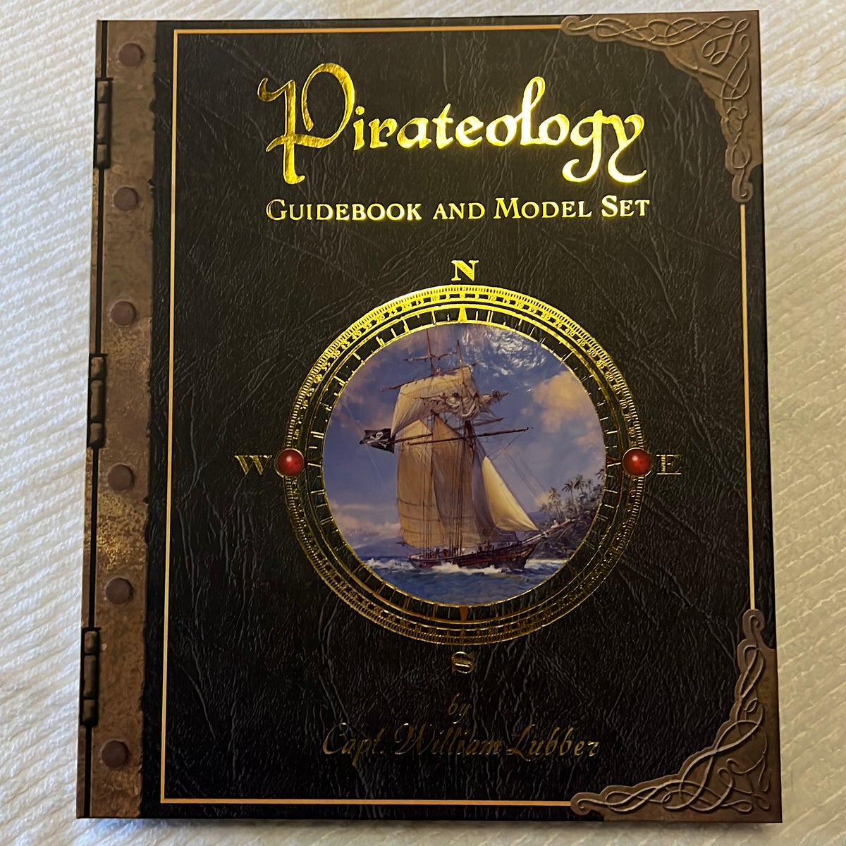 Pirateology Guidebook and Model Set by William Lubber, Dugald A. Steer