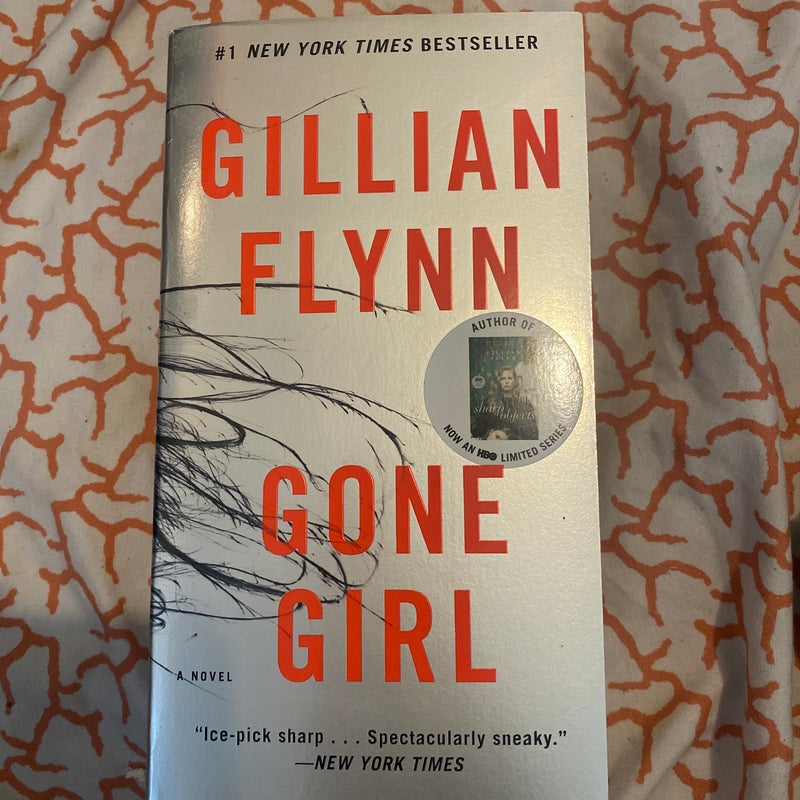 Gone Girl by Gillian Flynn, Paperback | Pangobooks