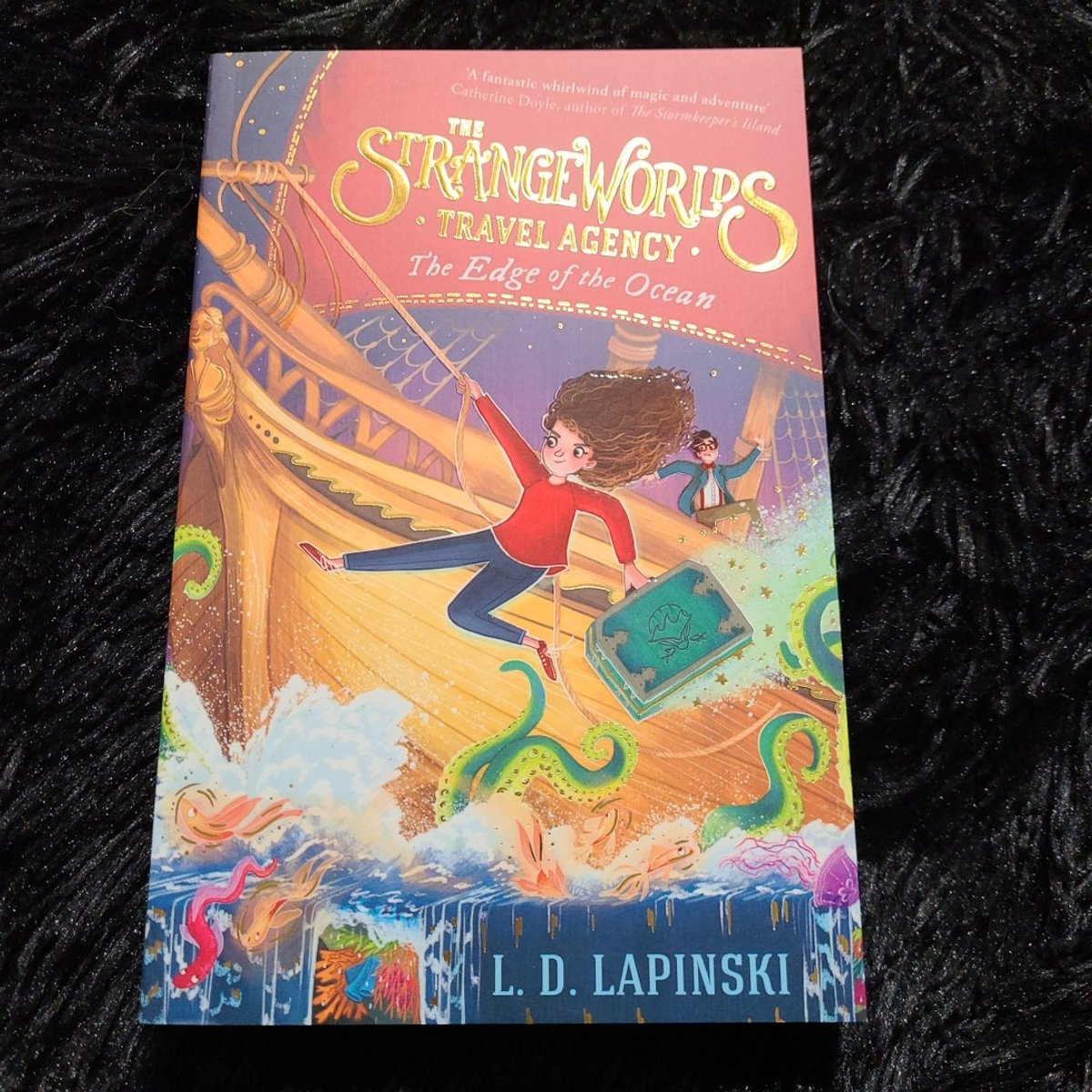 The Strangeworlds Travel Agency: the Edge of the Ocean by L. D ...