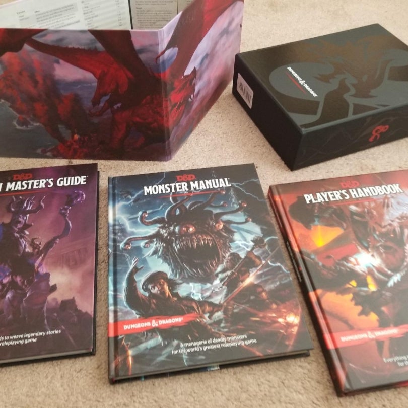 Dungeons and Dragons Core Rulebooks Gift Set (Special Foil Covers Edition with Slipcase, Player ...