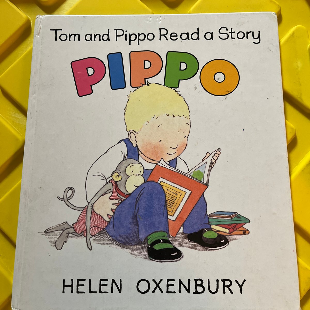 Tom and Pippo Read a Story by Helen Oxenbury
