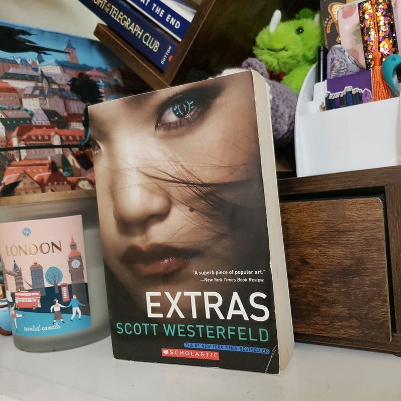 Extras by Scott Westerfeld, Paperback | Pangobooks