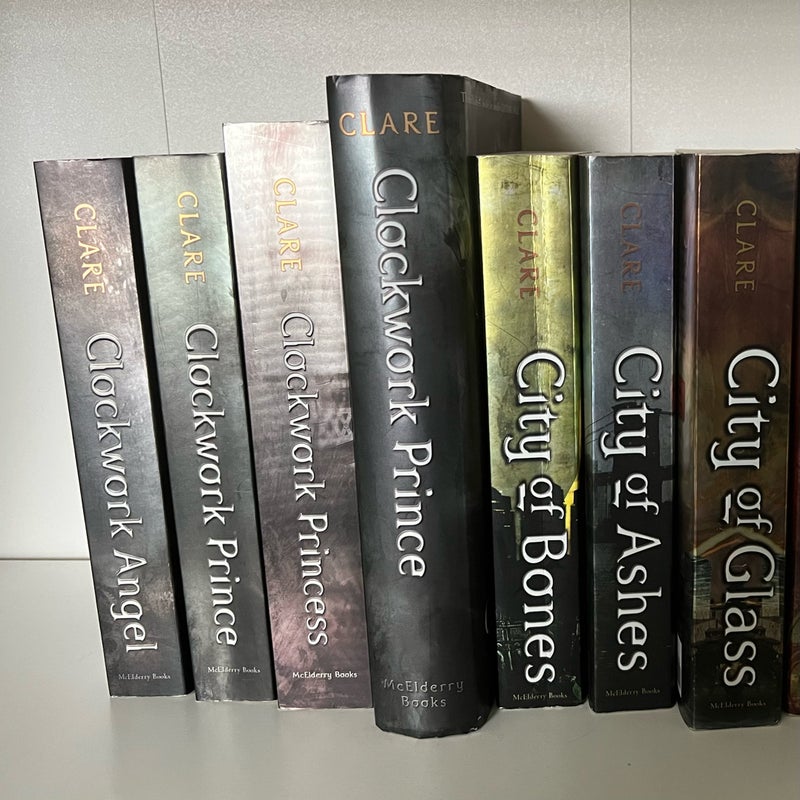 The 25 Best-Selling Authors of 2022