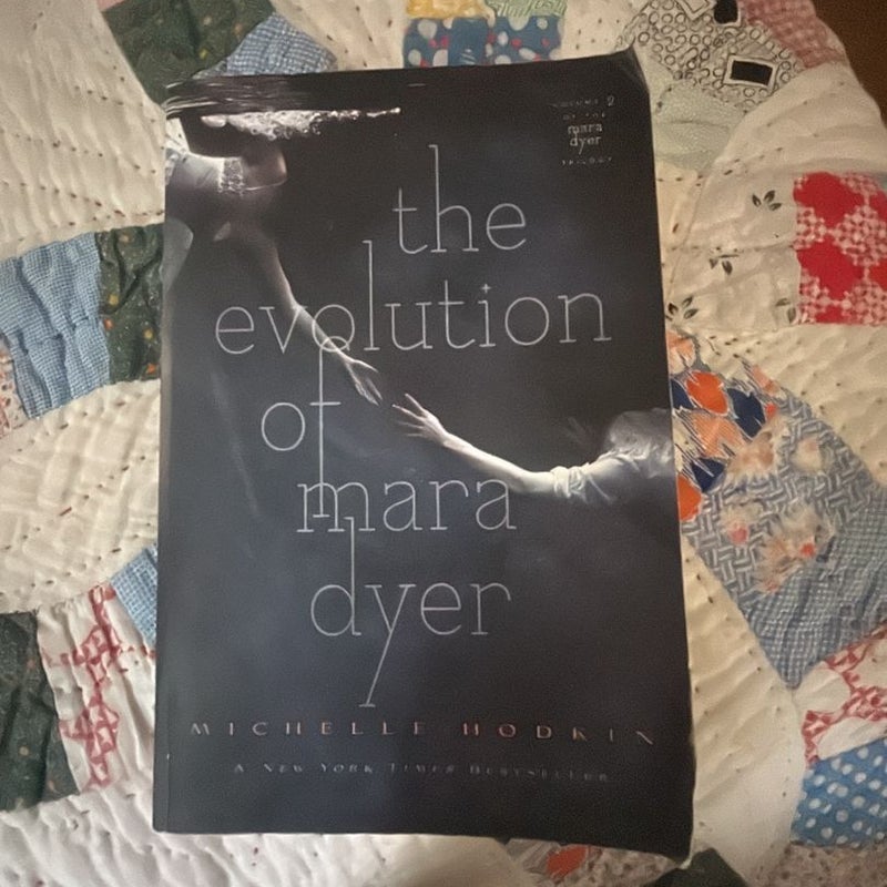 The Evolution of Mara Dyer by Michelle Hodkin, Paperback | Pangobooks