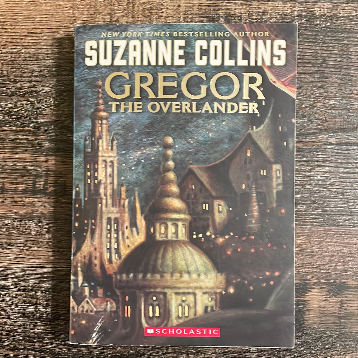 Gregor - The Overlander by Suzanne Collins, Paperback | Pangobooks