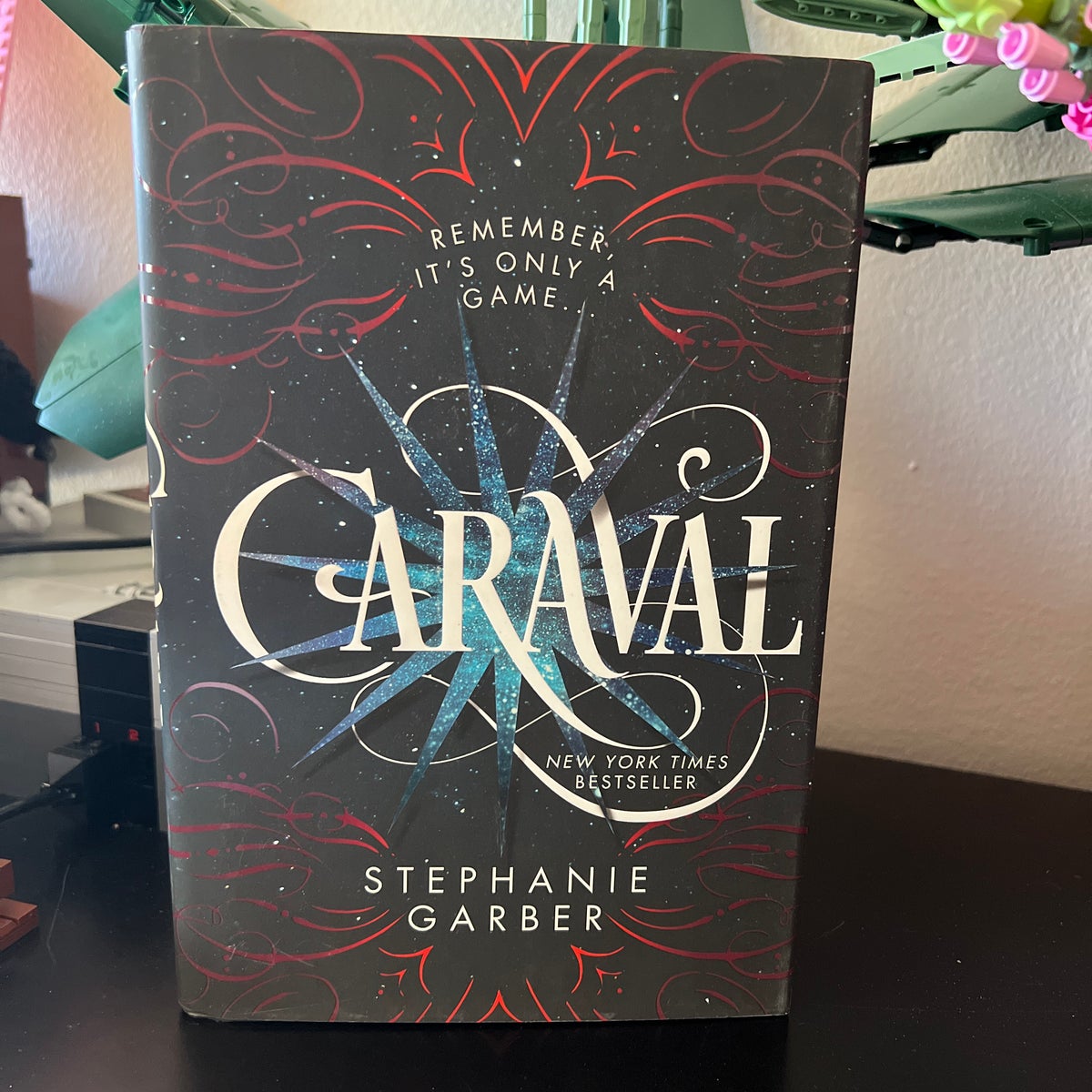 Caraval by Stephanie Garber, Hardcover | Pangobooks