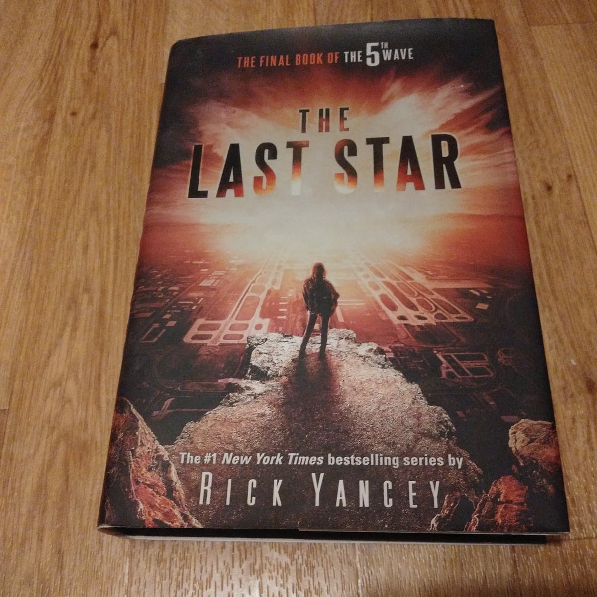 The Last Star by Rick Yancey, Hardcover | Pangobooks