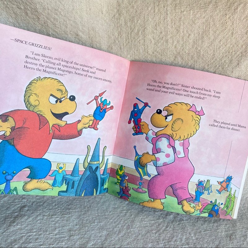 The Berenstain Bears and the Messy Room by Stan Berenstain, Jan Berenstain
