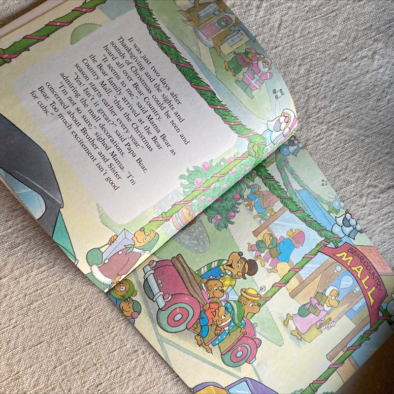 The Berenstain Bears Meet Santa Bear (Deluxe Edition)