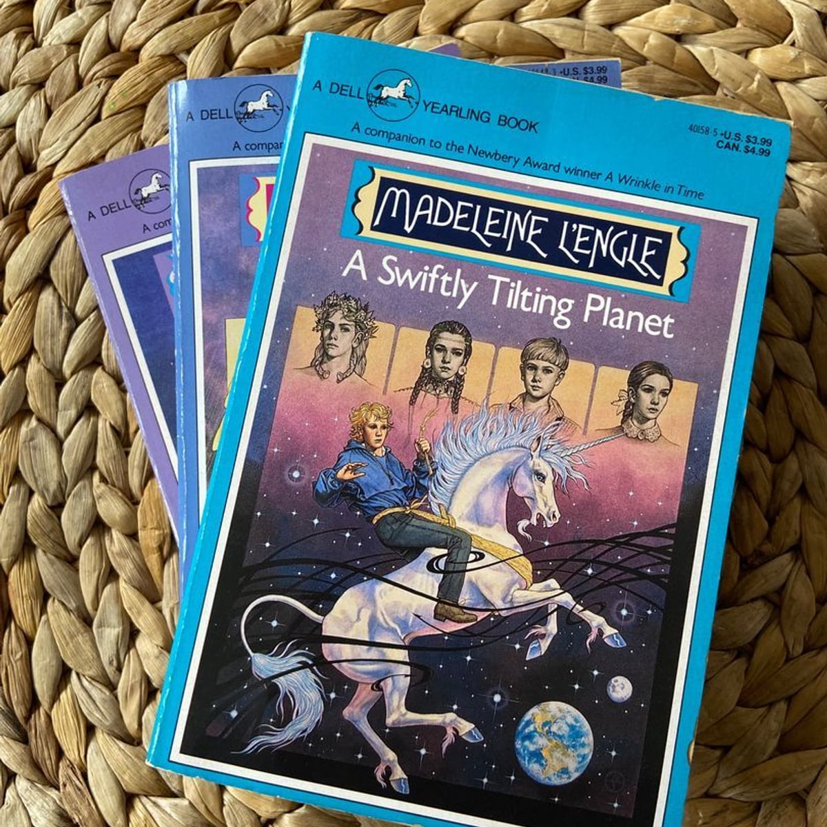 A swiftly tilting planet by Madeleine L’engle, Paperback | Pangobooks