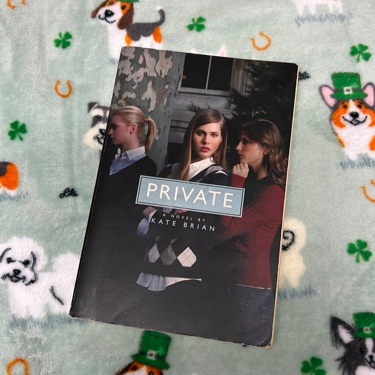 Private by Kate Brian; Julian Peploe (Designed by), Paperback | Pangobooks