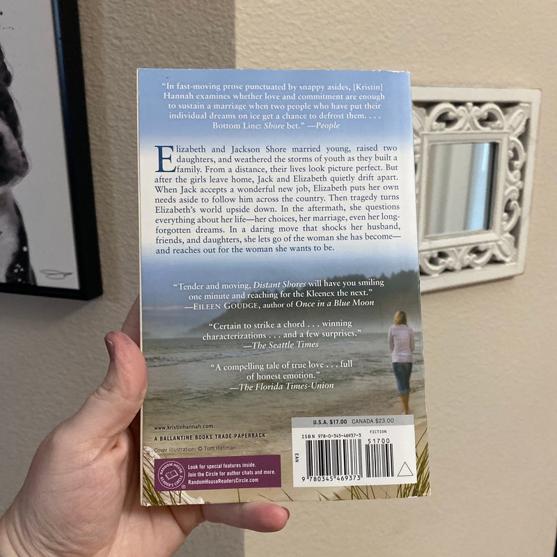 Distant Shores by Kristin Hannah, Paperback | Pangobooks