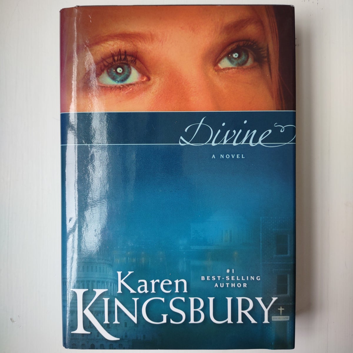 Divine by Karen Kingsbury, Hardcover | Pangobooks