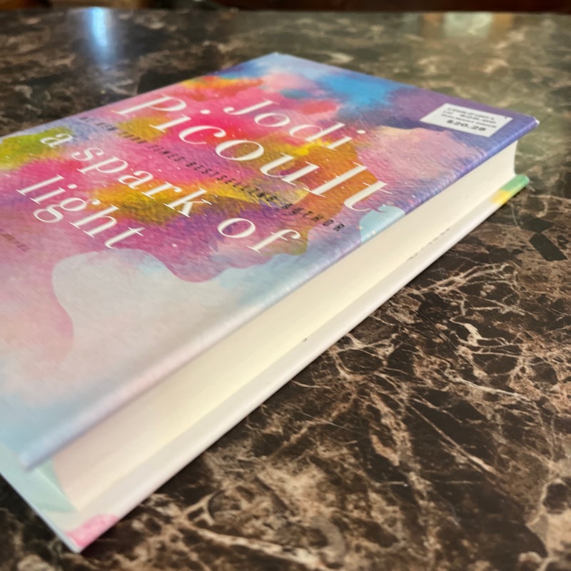 A Spark of Light by Jodi Picoult, Hardcover | Pangobooks