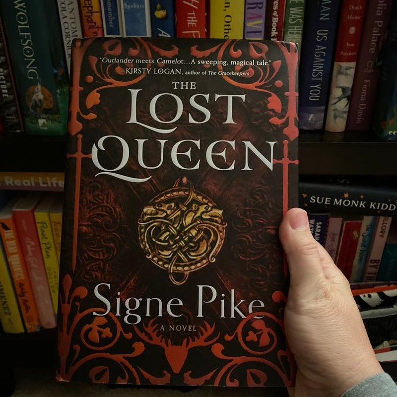 The Lost Queen by Signe Pike, Hardcover | Pangobooks